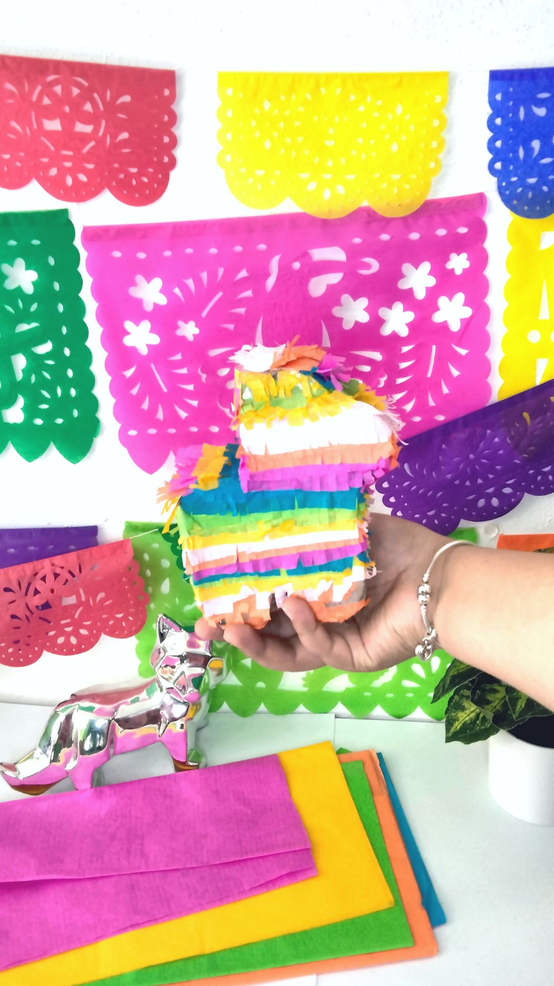 How to make a mini Mexican burro piñata – Fiestas by Kristy