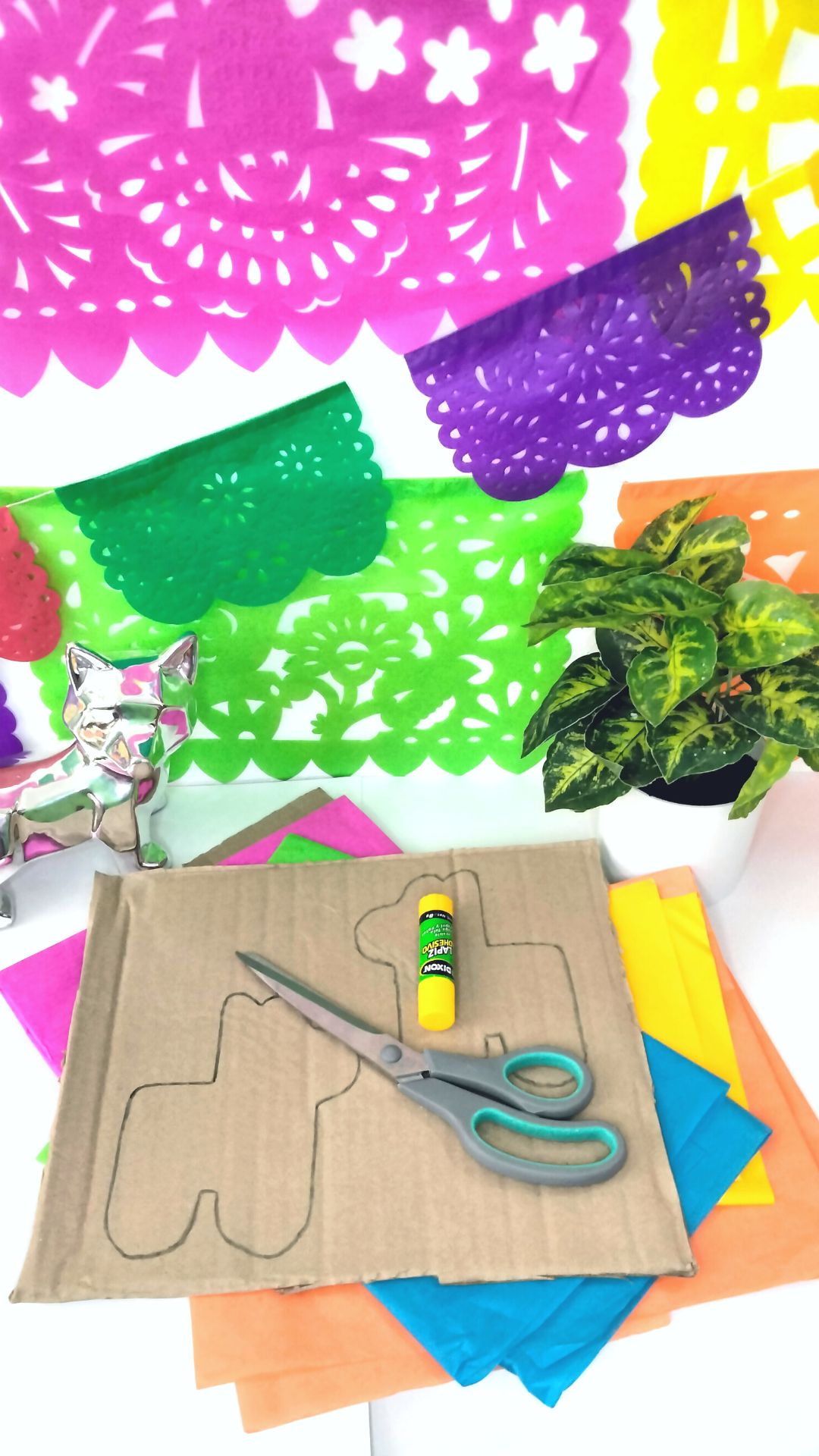 How to make a mini Mexican burro piñata – Fiestas by Kristy